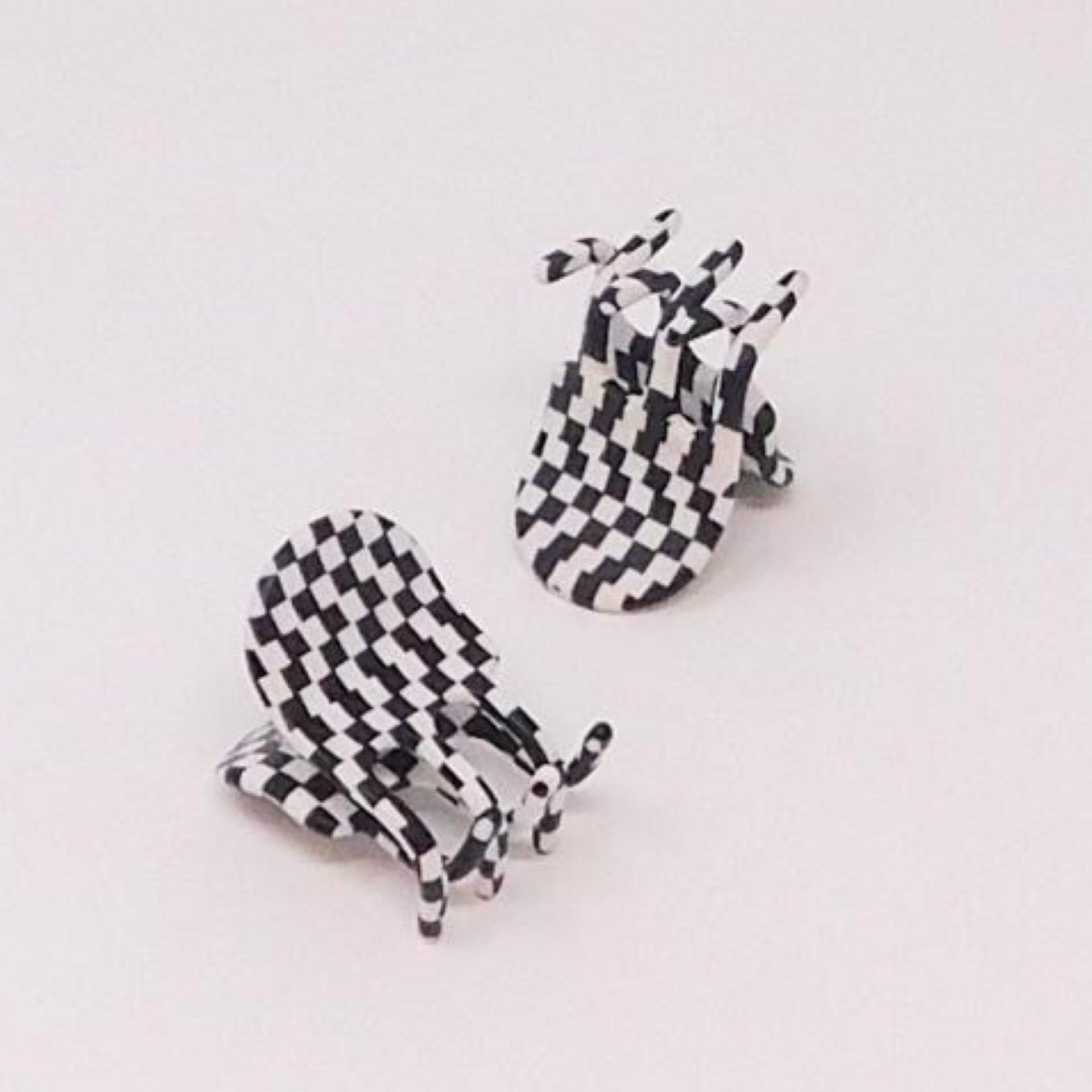 Glitch Mini Claw by CHUNKS | carousel + folk